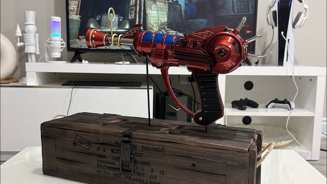UNBOXING RAY GUN REPLICA REAL!!! - YouTube