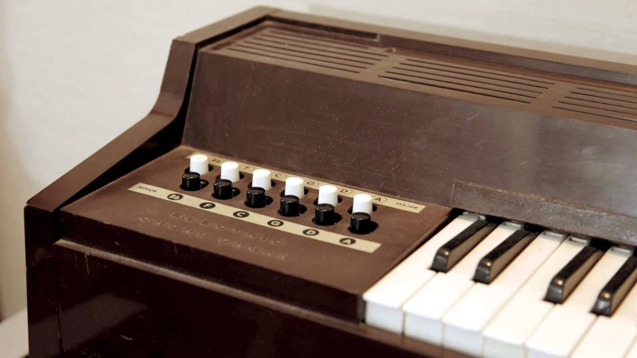 Magnus Chord Organ - Tommy's Tracks Vintage Keyboards - YouTube