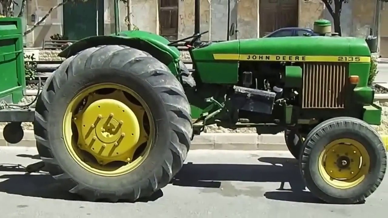 1977 John Deere 2135 Tractor And Castillo Trailer with Grape Crop - YouTube