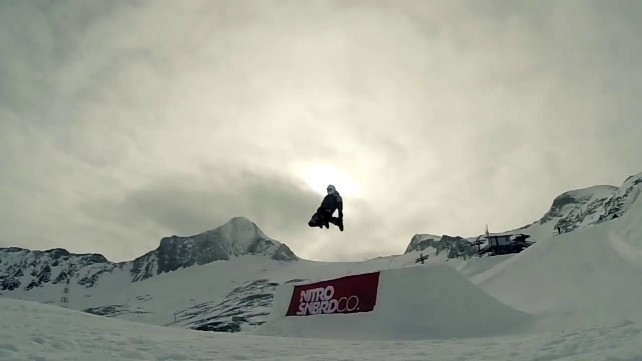 sled dogs snowskates fun in kaprun - YouTube