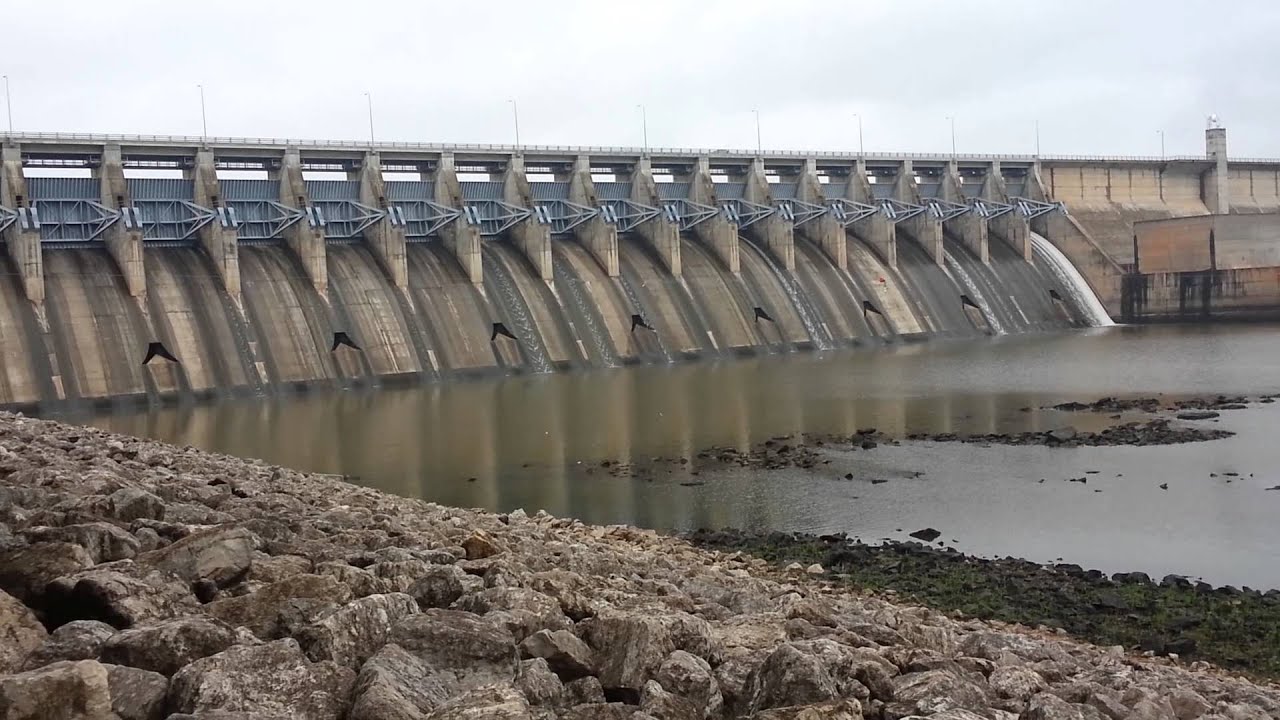 Keystone Dam Releasing Water - YouTube