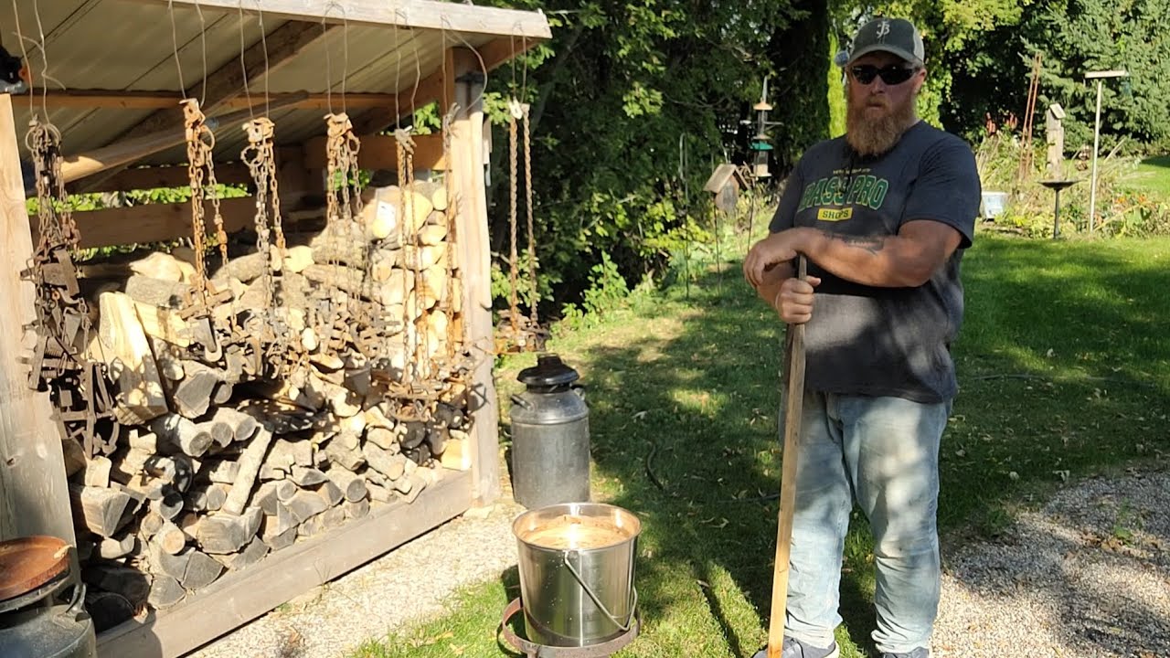 Dying Traps with Logwood trap dye! - YouTube