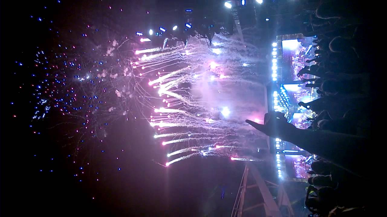 BEST SONG EVER and fireworks ONE DIRECTION - YouTube
