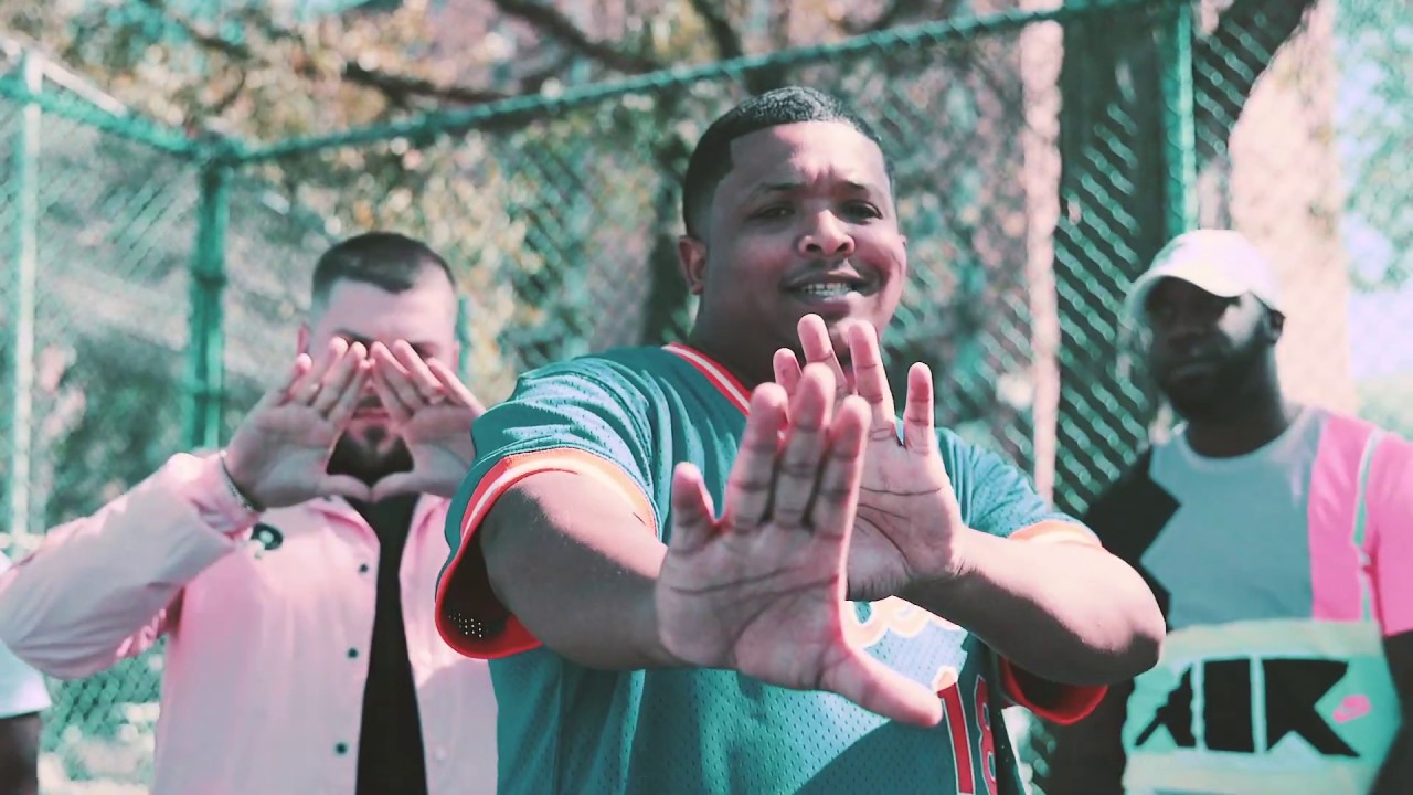 Franchise - Roc-A-Fella Chain (OFFICIAL VIDEO) - YouTube