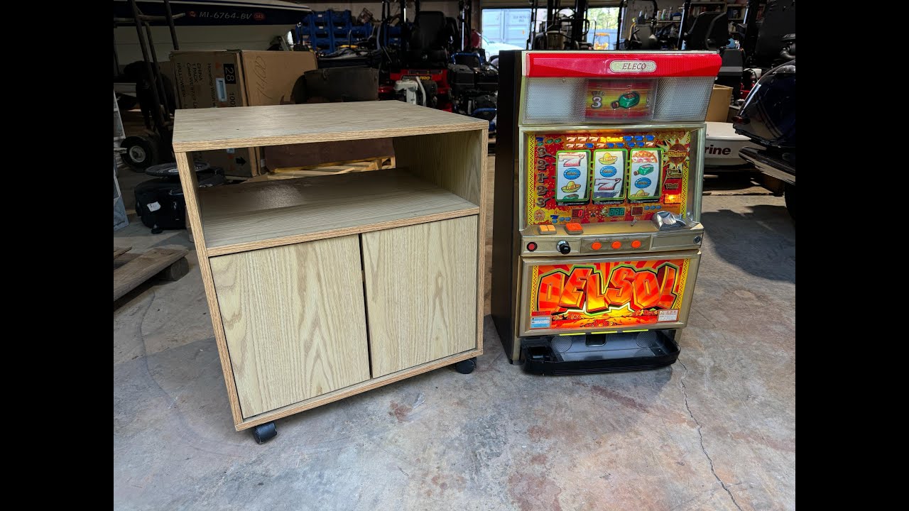 Eleco H431 Electric Slot Machine Lot#1395 - YouTube