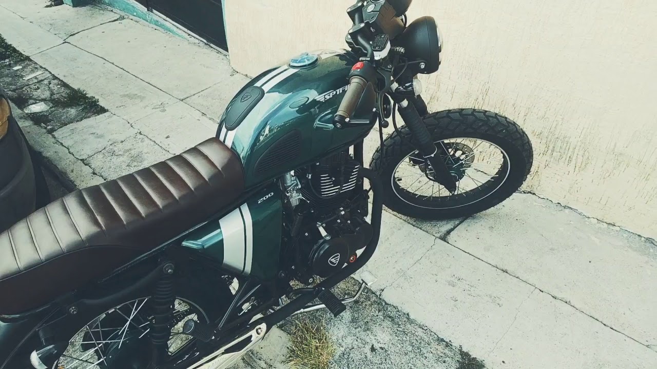 spitfire 200 italika - YouTube