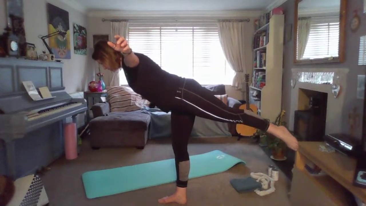 Mixed Ability Pilates with Lucy-Pilates 04-04-2020 - YouTube