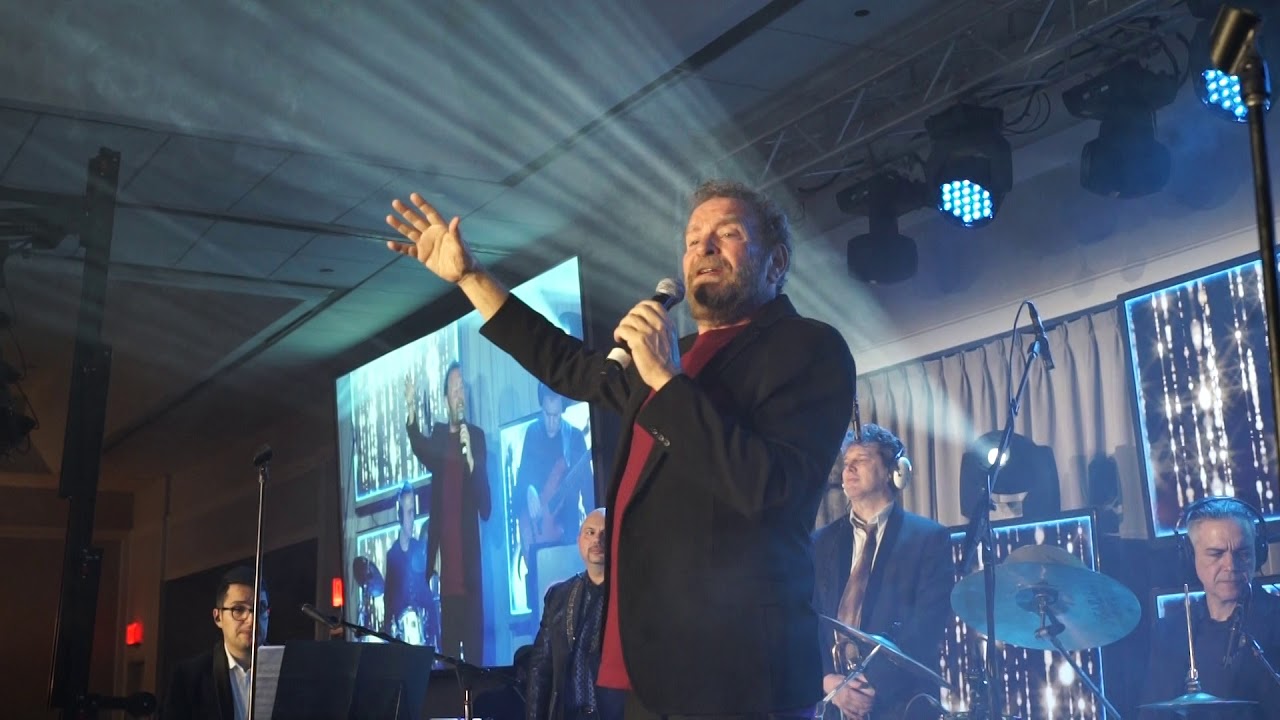 DUDU FISHER. Yidishe Mama singing at 11-Th Russian Shabbaton - YouTube