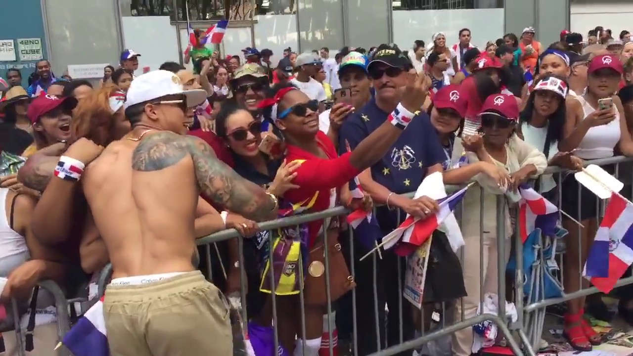 @Borrellmusik Dominican Parade 2016 - YouTube