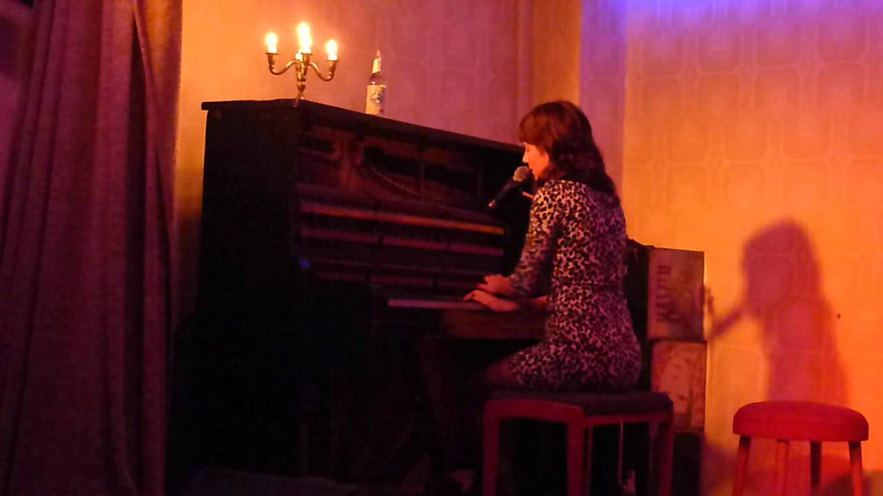 Caroline Keating - Silver Heart, Die WG Cologne, 04.10.2012 [Pt.6/13 ...
