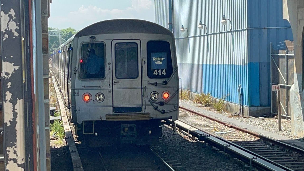SIR R44 Local train to Tottenville departing at Tompkinsville - YouTube