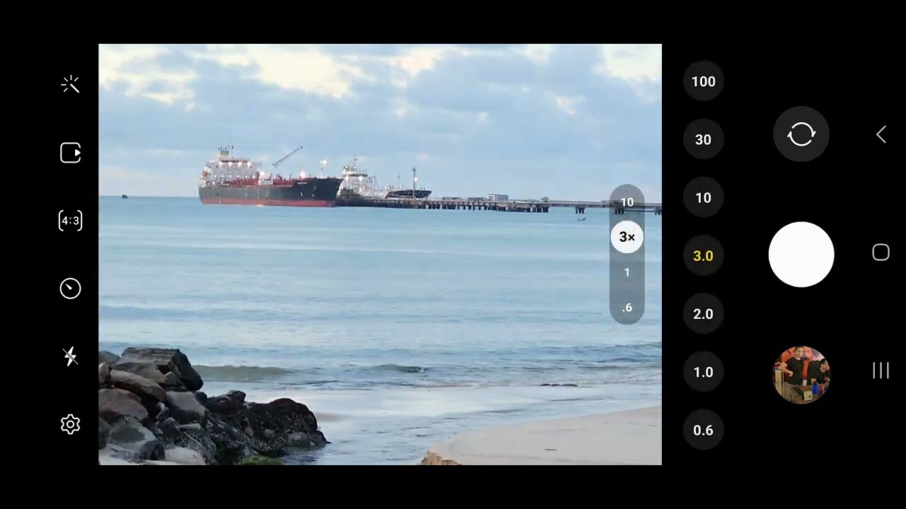 Zoom de 100x Samsung Galaxy S22 Ultra em navio no porto de Fortaleza ...