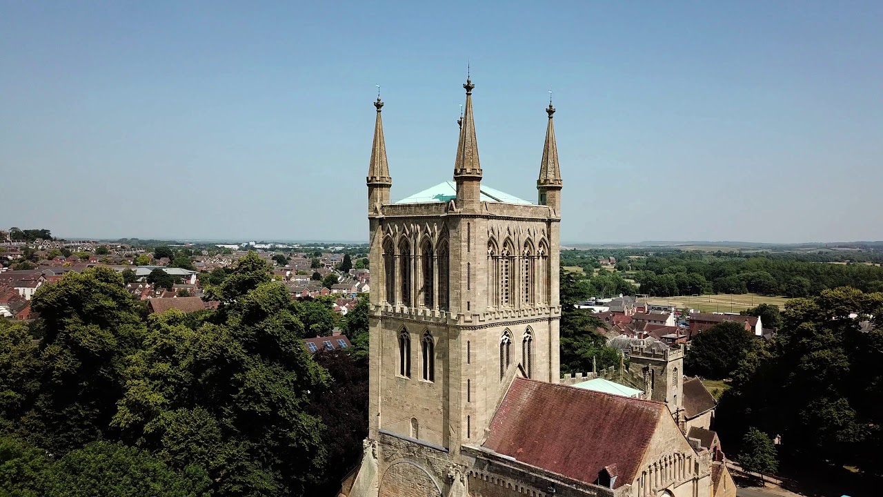 Pershore Abbey and Abbey Park - YouTube
