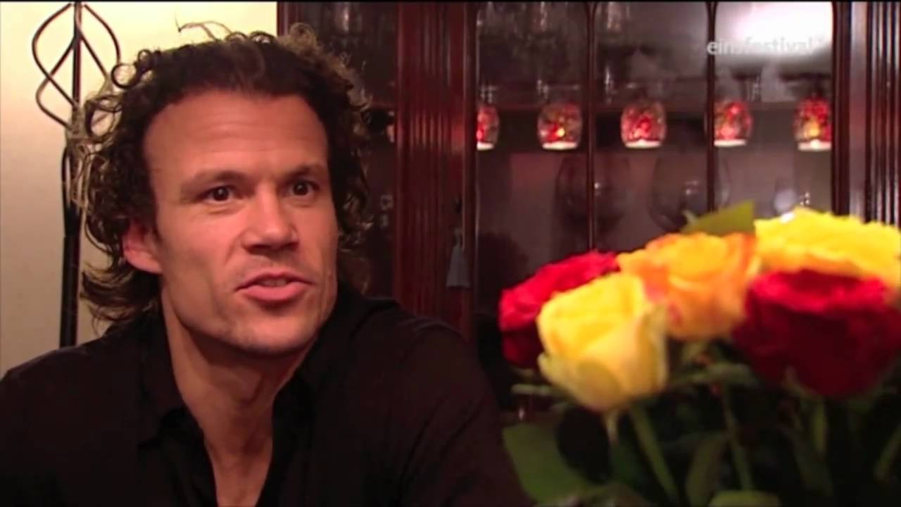 Carsten Jung - Hamburg Ballet, a documentary - YouTube