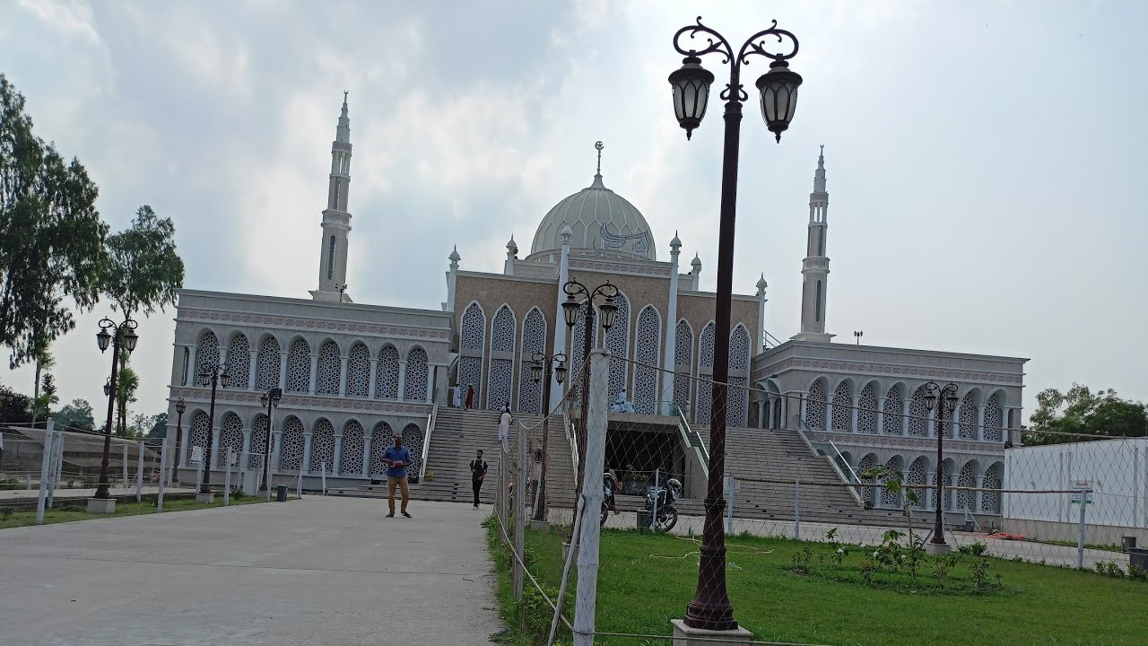 Al-Aman Bahela Khatun Jame Mosque।। A Beautiful Mosque - YouTube