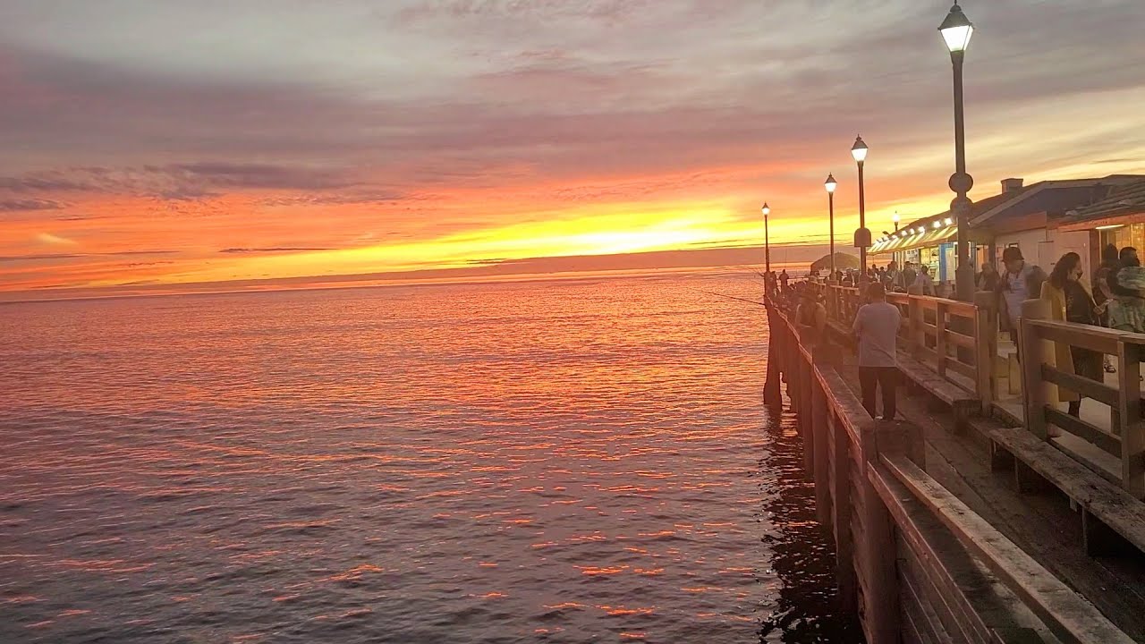 Walking tour stunning sunset at Redondo Beach Pier in Los Angeles ...