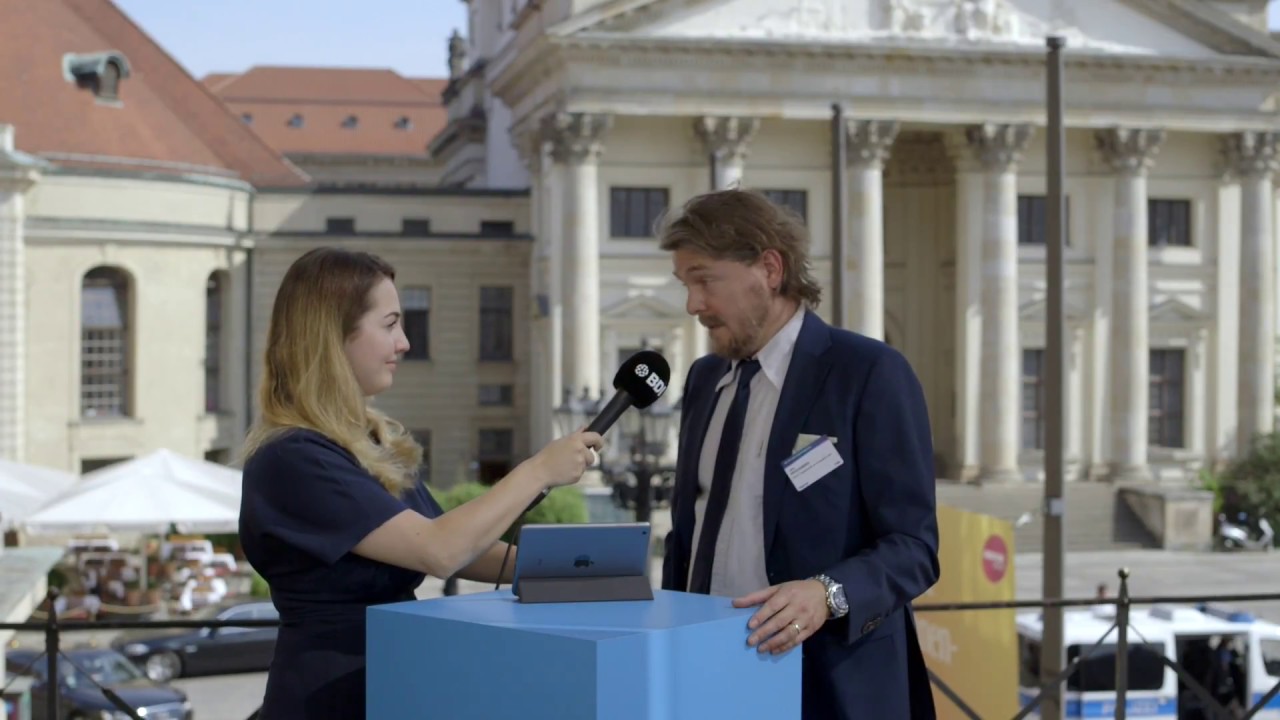 Lars Krückeberg (Graft) über Trends und Innovationen - YouTube