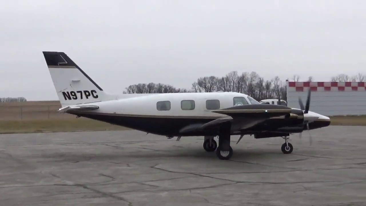 Piper Cheyenne 2 N97PC Start up & take off from York Airport - YouTube