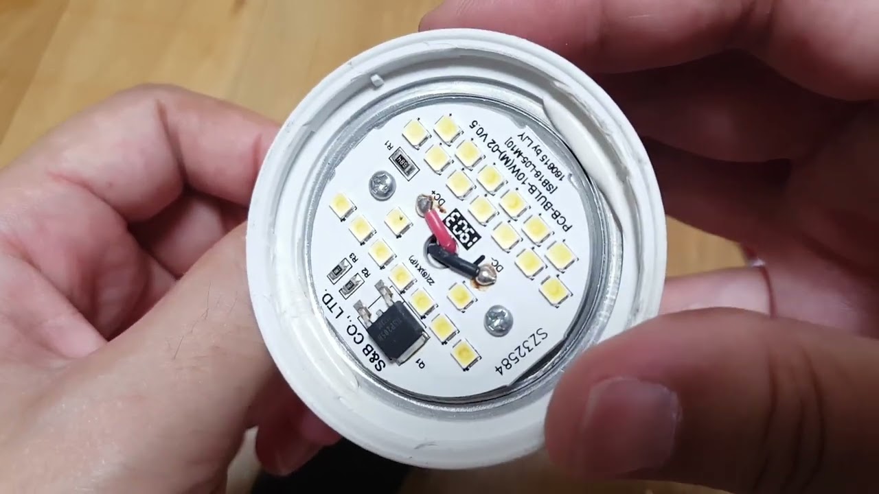 LED 전구 분해하는 방법 FOCUS LIGHT BULB LED DISASSEMBLY - YouTube