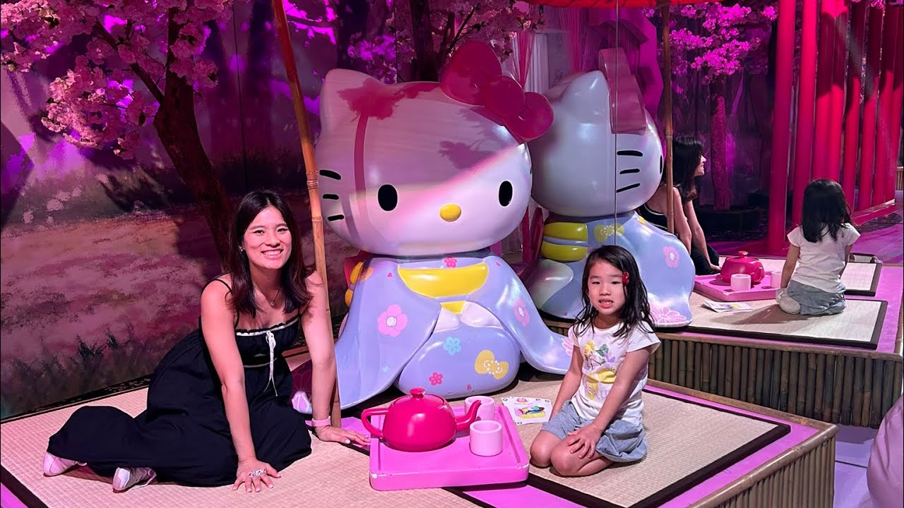 VLOG 151: BANGKOK HELLO KITTY EXHIBITION - YouTube