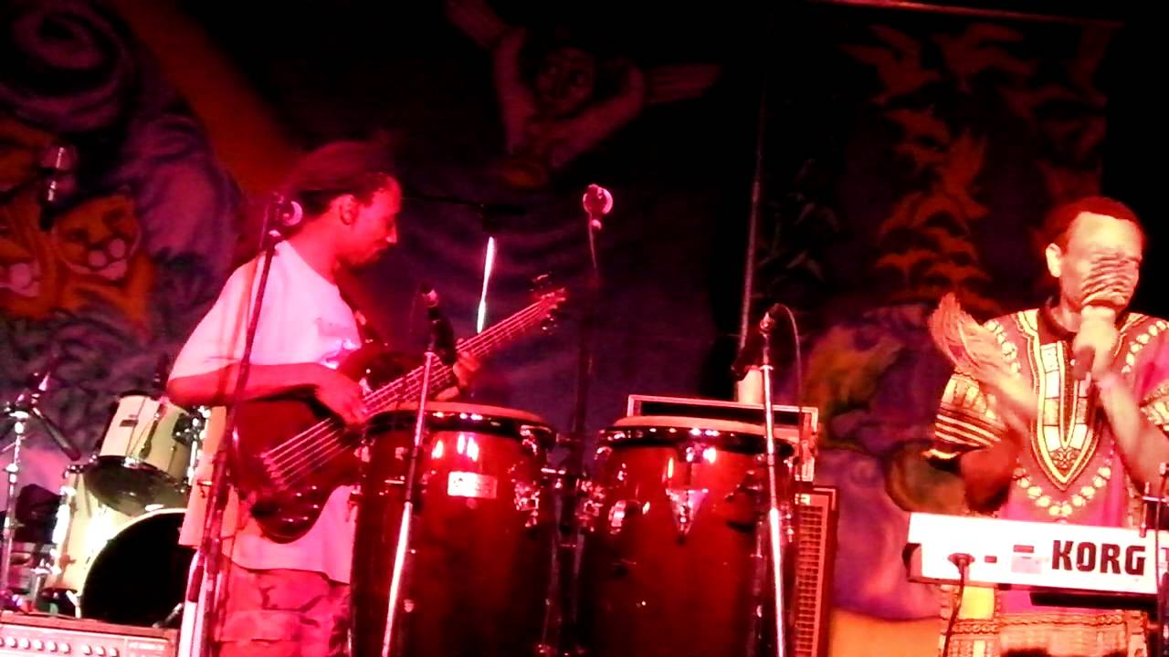 Thomas Mapfumo - YouTube