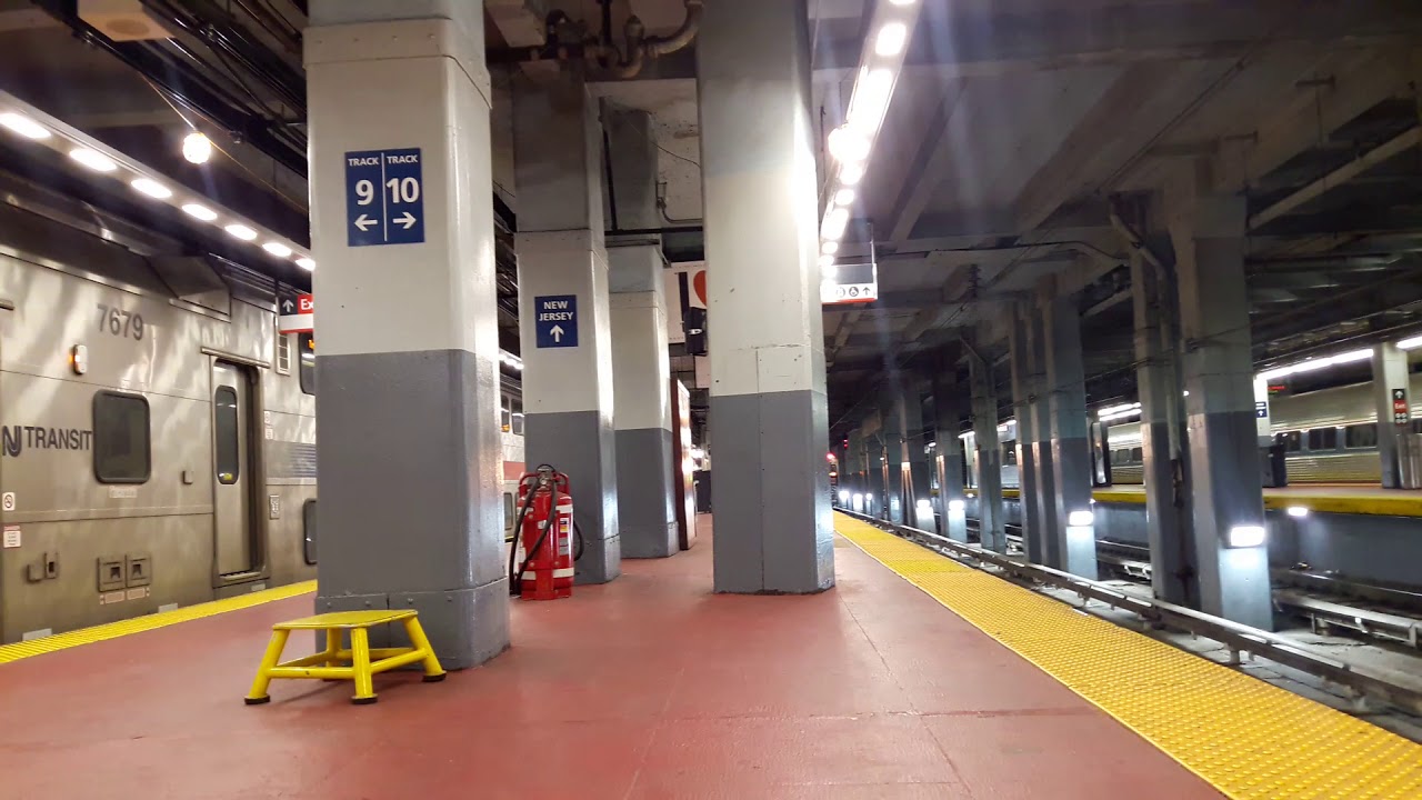 New Jersey Transit: MultiLevels #7007 & #7566 meet MultiLevel #7679 at New York - Penn Station ...