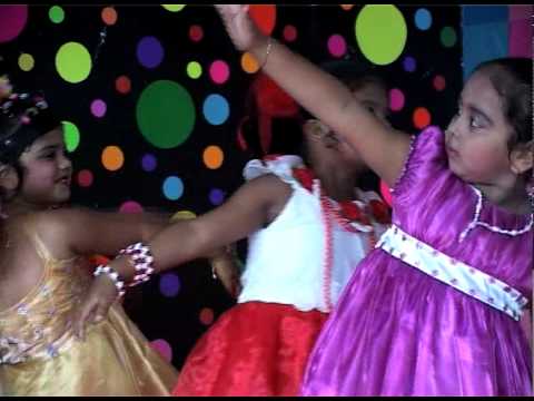 Hoarafushi Adam saleem handhaanee PreSchool concert-Aadhe emmeney ...