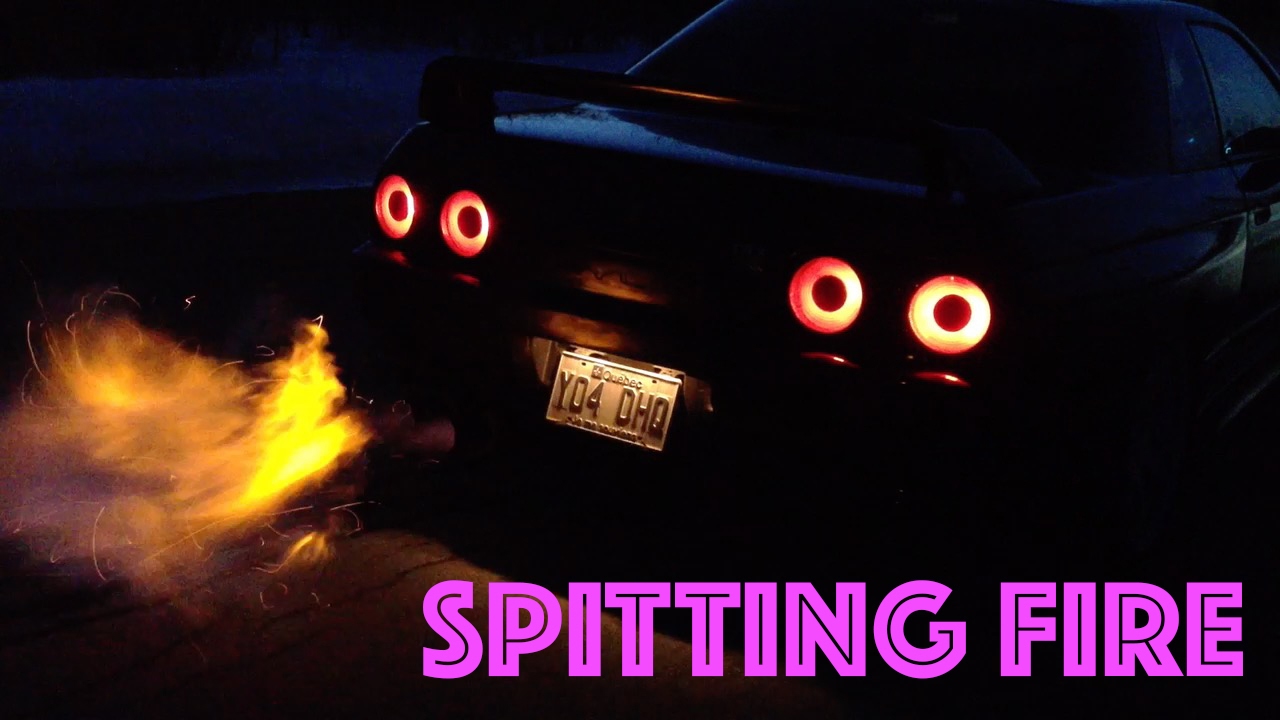 Nissan Skyline GTR R32 Backfire HUGE flame - YouTube