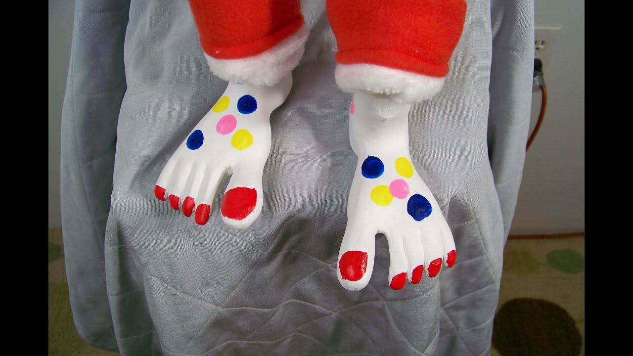 Fritz the Clown part 38, how to make a ventriloquist dummy, figure out ...