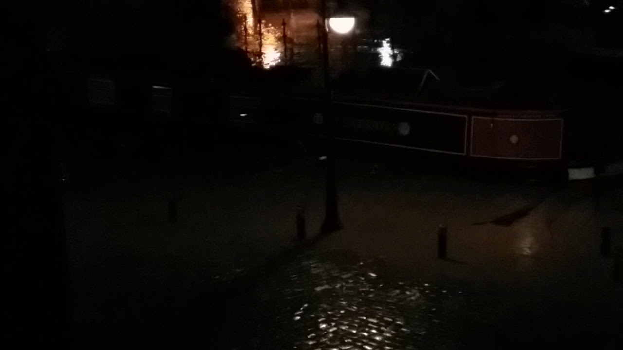 Castlefield canal flood 1(4) - YouTube