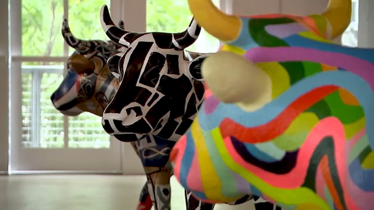 Cow Parade back in NYC after more than 20 years - YouTube