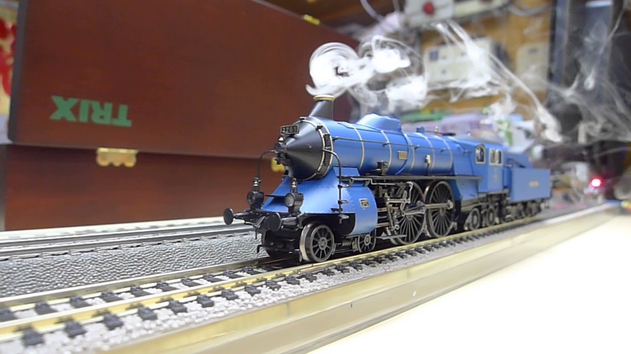 Trix Fair Edition S2/6 with optional smoke generator / 安裝了點煙器的TRIX 展會版 ...