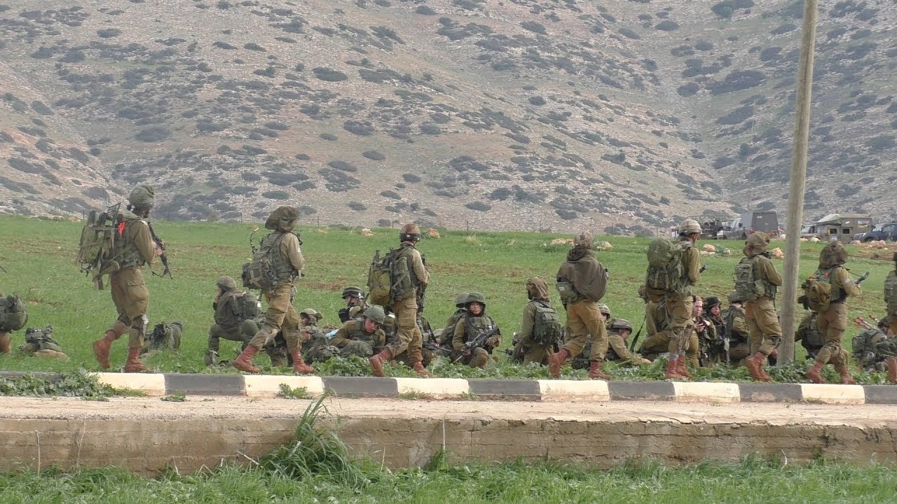 Tanks on your doorstep: Israeli military training part of daily life in ...
