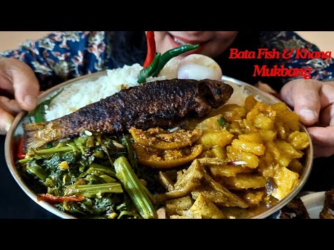 Eating Bata Fish Fry, Saag, Iskus ko jara, Daal ra Achar // Nepali ...