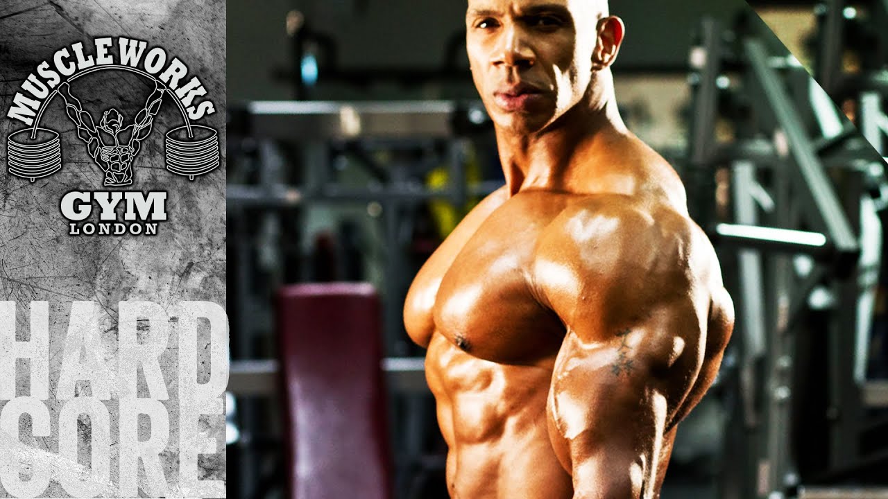 Easy Pulldowns & Seated Rows on HOLIDAY! | Muscleworks Gym London - YouTube
