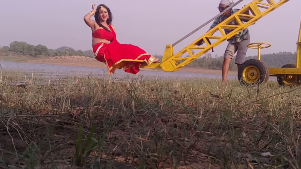 Gunjan pant on location shoot - YouTube
