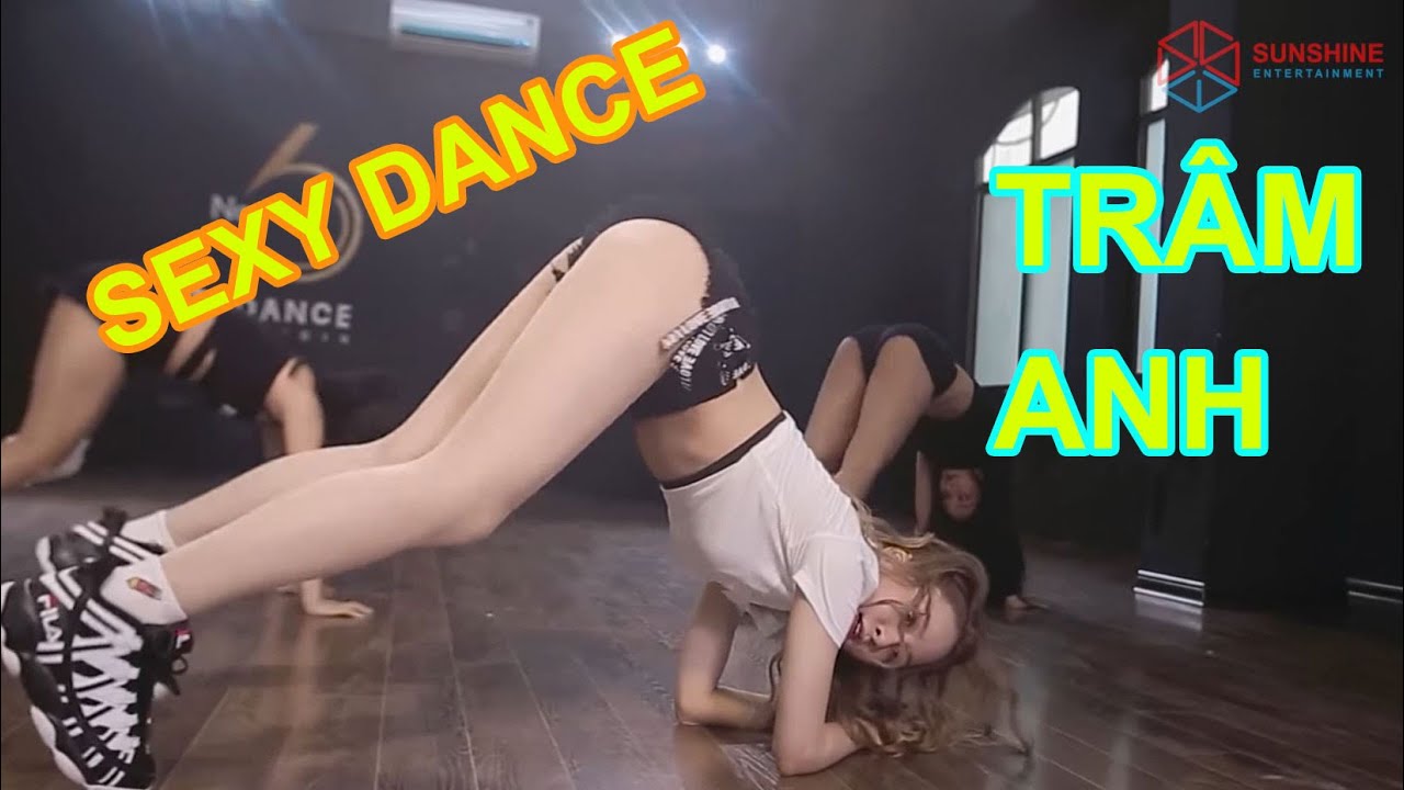 Clip mới nhất của hotgirl bóng đá Trâm Anh - Trâm Anh Sexy Dance | SunShine Entertainment - YouTube