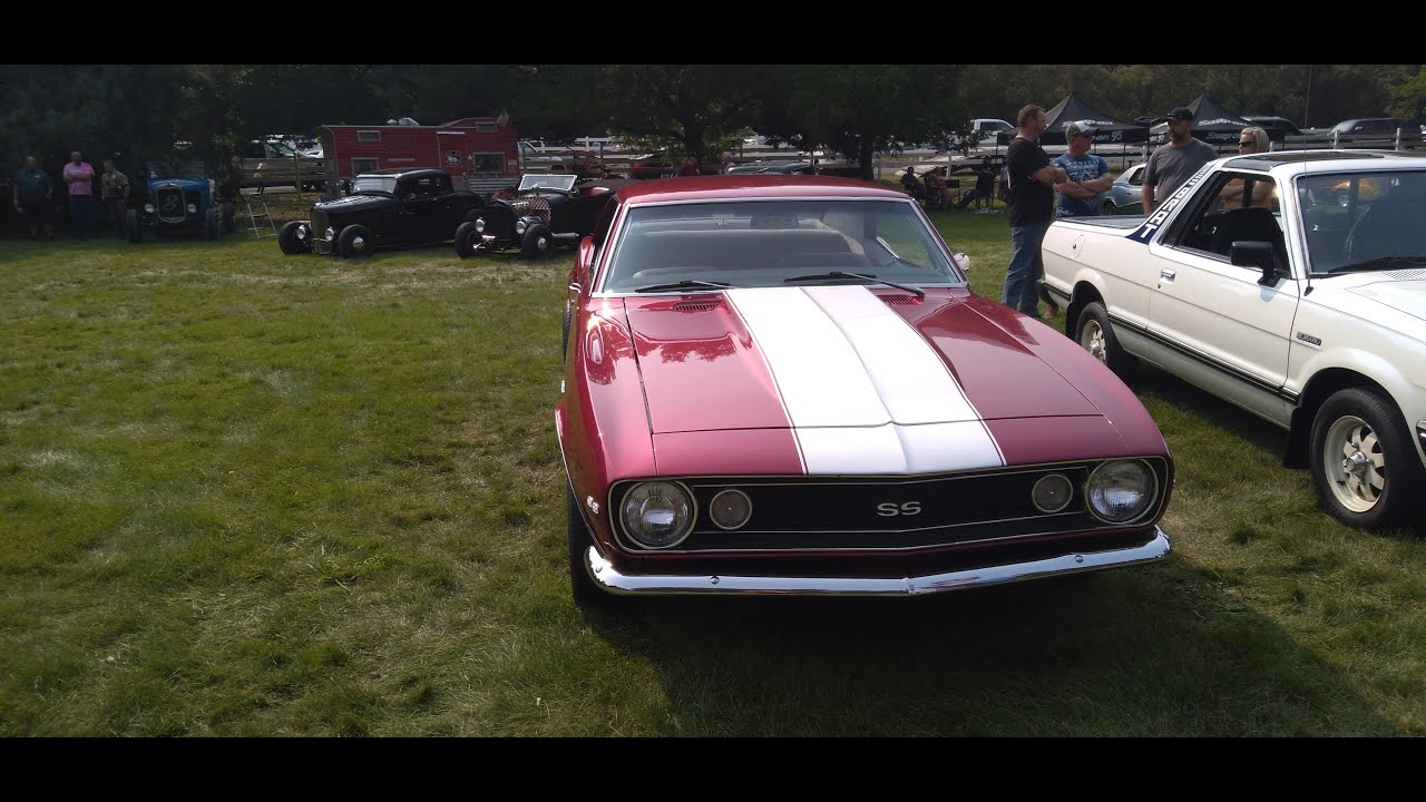 Cars leaving carshow 2021 (great car exhaust sounds!) - YouTube