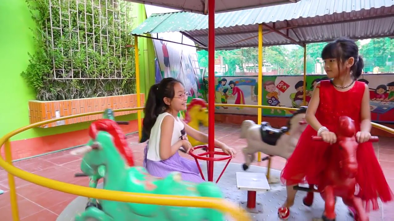 Indoor_playground_for_kids_pretend_play_with_LaLa_Kids_TV_doctor ...