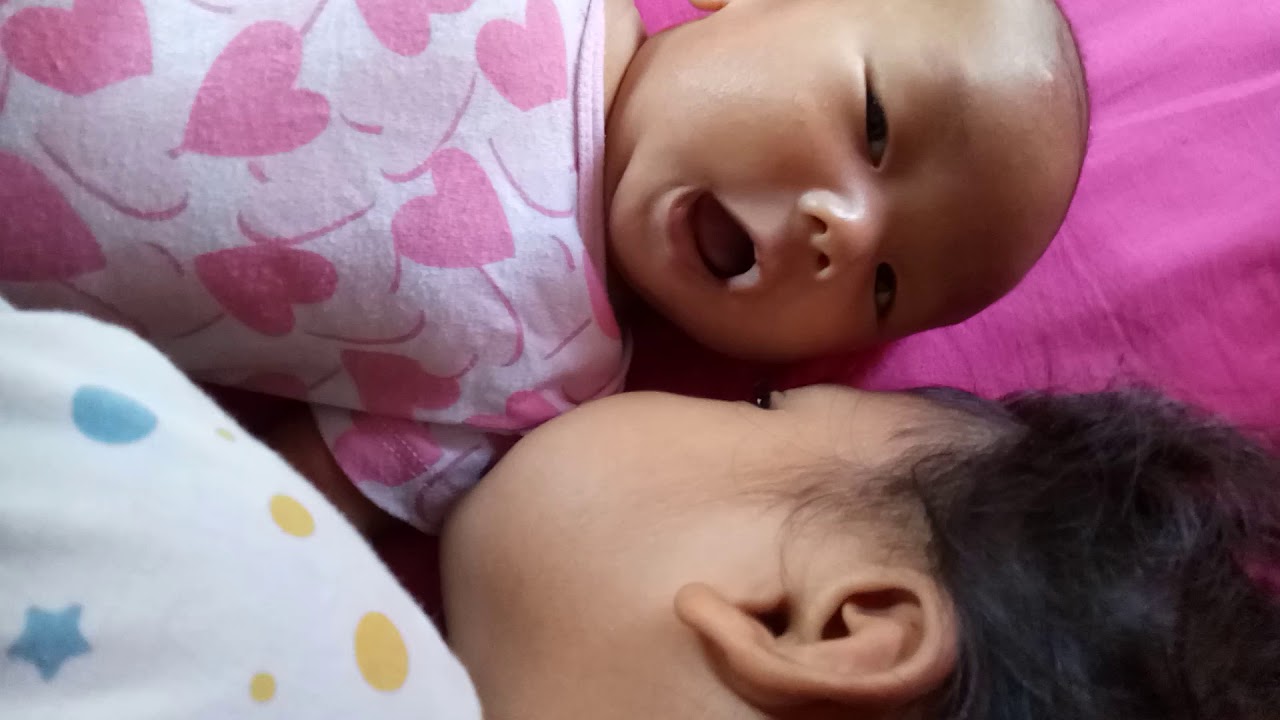 Baby hani sedang blajar bercakap 2bulan umurnya - YouTube