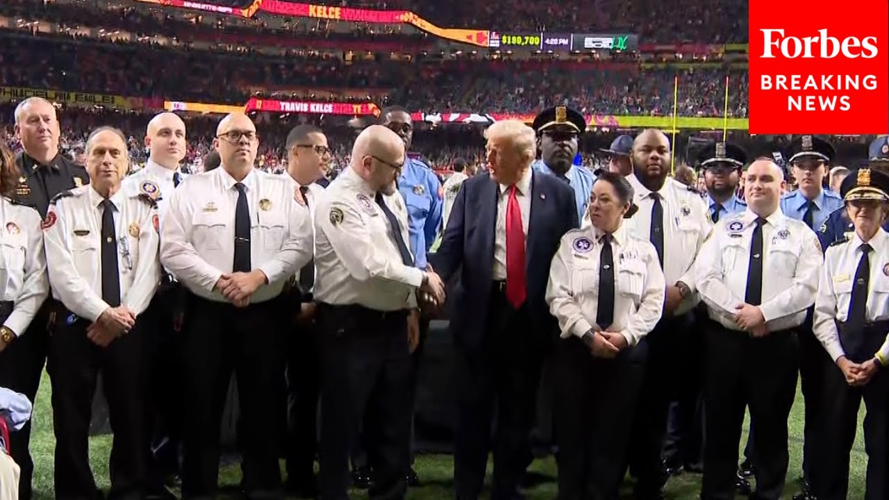 BREAKING: President Trump Takes Photo With First Responders At Caesars ...