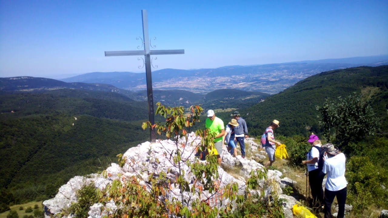 Vrh Ostra Cuka 1075mnv (Planina Devica) Soko Banja - Mountain Devica ...