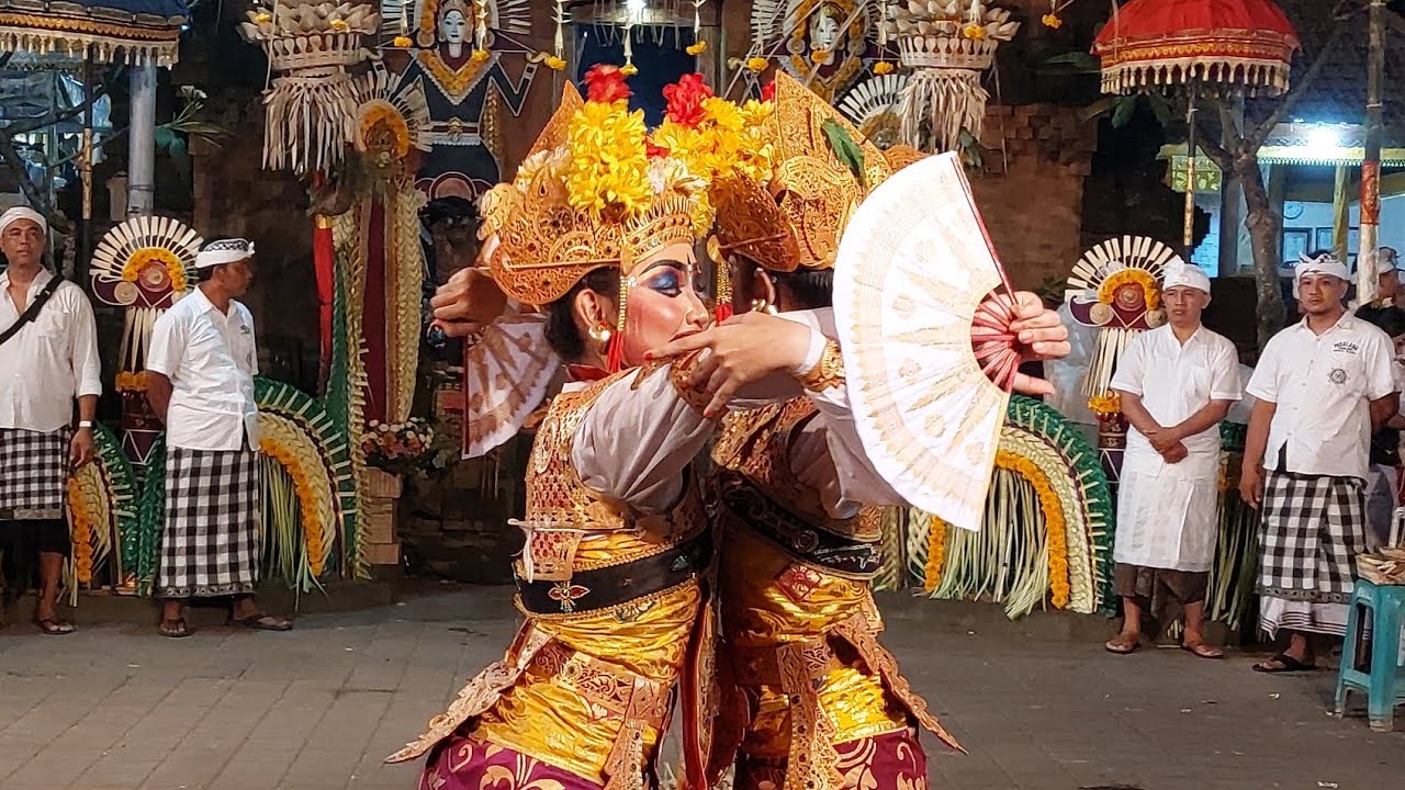 TARI LEGONG RAJA CINA - Sekaa Tari Desa Adat Denpasar - YouTube