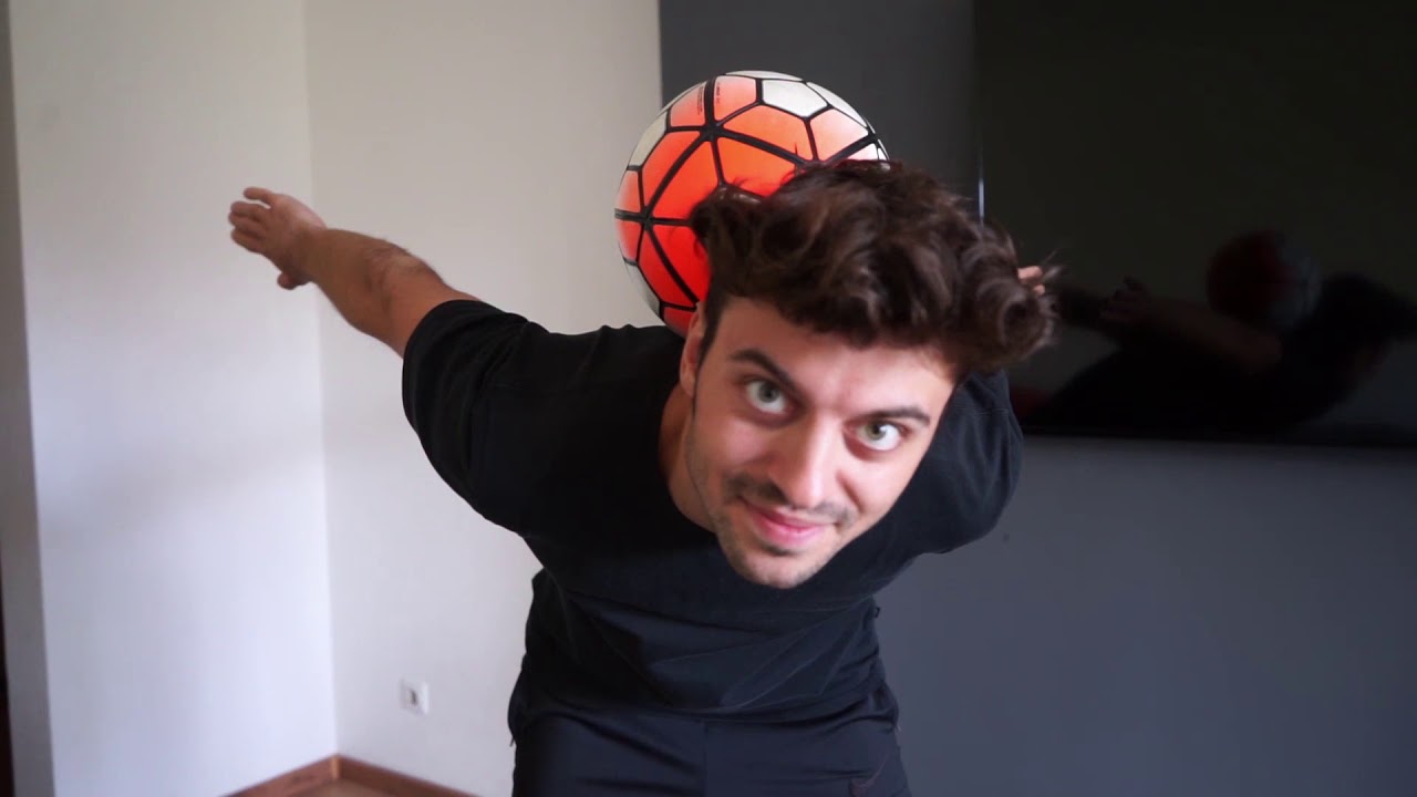 Fußball Freestyle mit Marcel Gurk - Neck Stall - YouTube