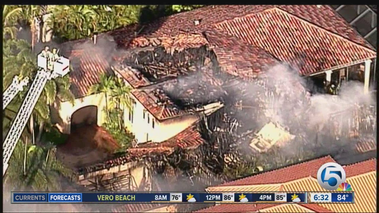 Large fire causes roof to collapse at West Boca home - YouTube