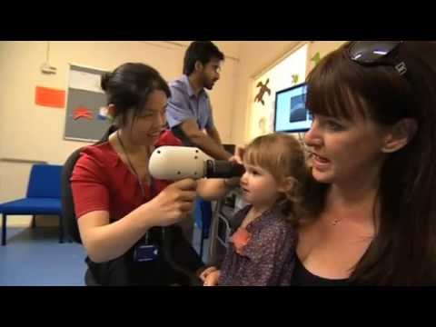 The UK's first hand-held OCT scanner - University of Leicester - YouTube