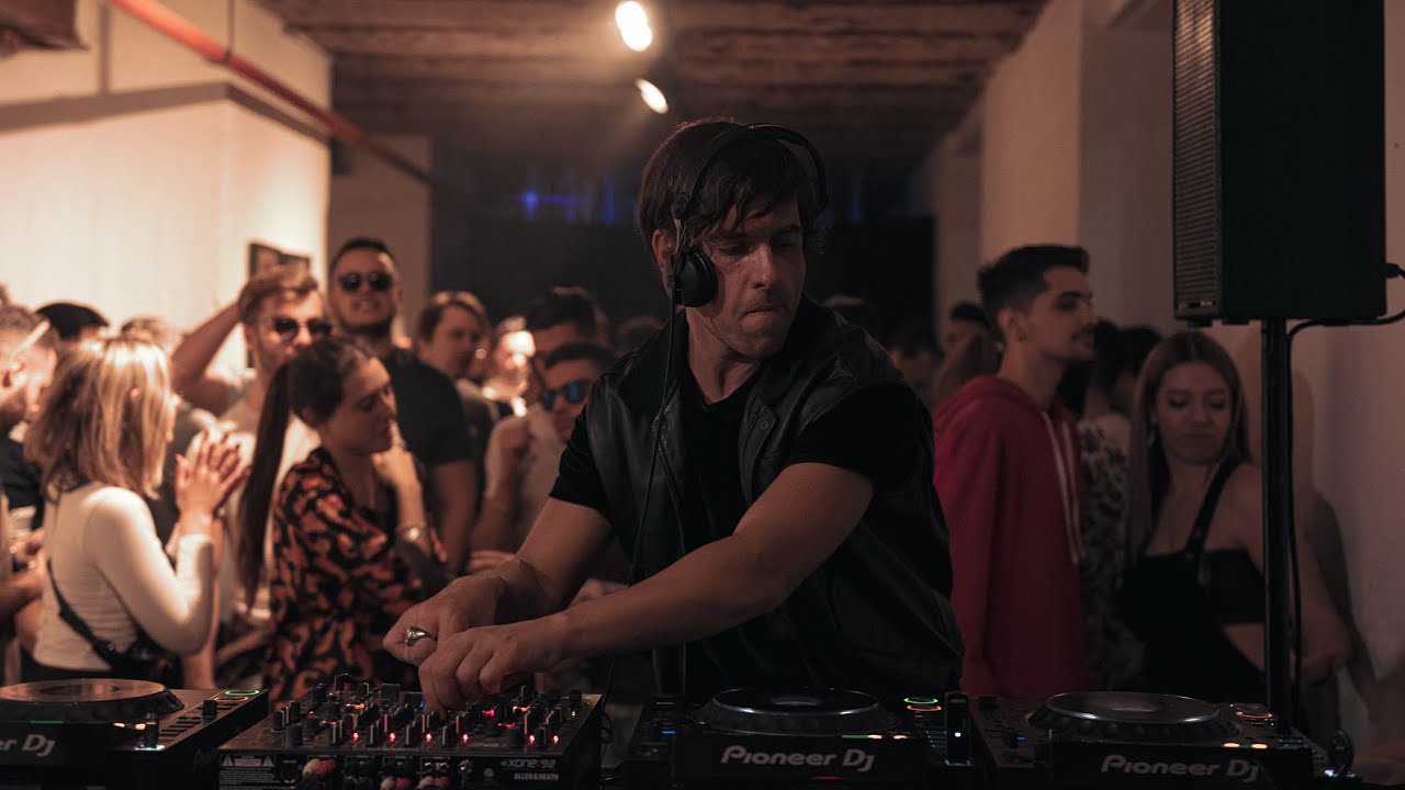 Jonas Kopp - 220 cultura contemporánea x MUSURE - YouTube