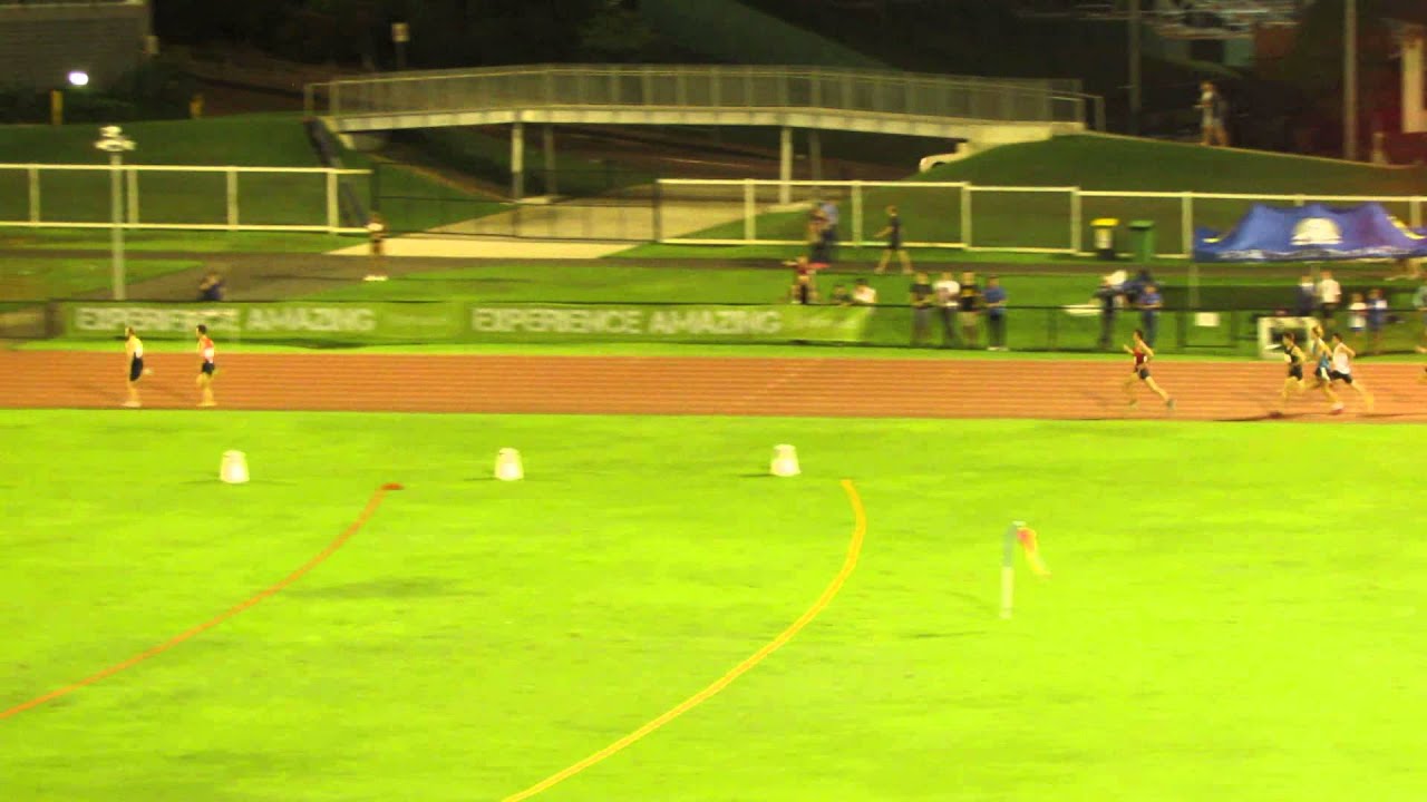 800M M Alex Pettigrew 1:49.54 Queensland Track Classic 2014 046 - YouTube