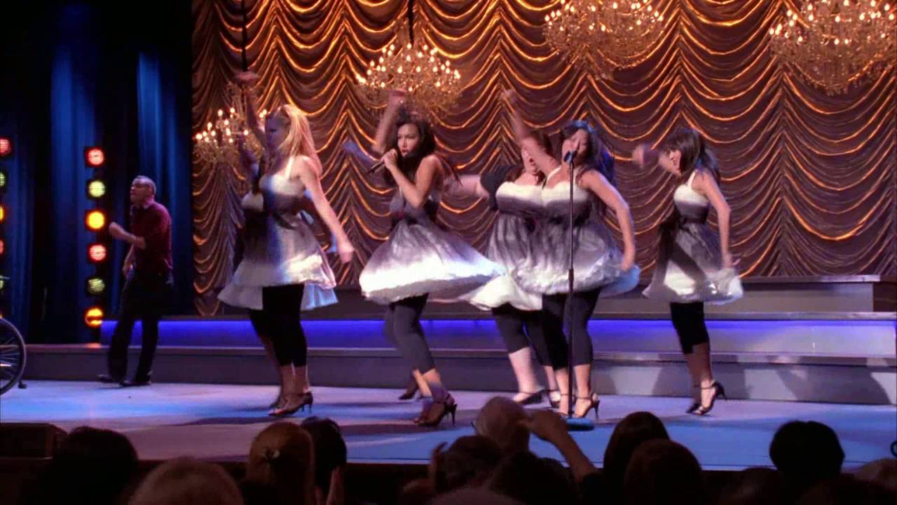 GLEE Full Performance of Valerie - YouTube