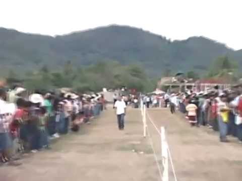 Carrera a pie en el Monteon Nayarit - YouTube
